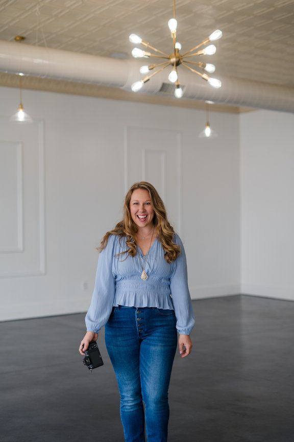 Greensboro Senior Portraits & Headshots | Autumn Hollifield