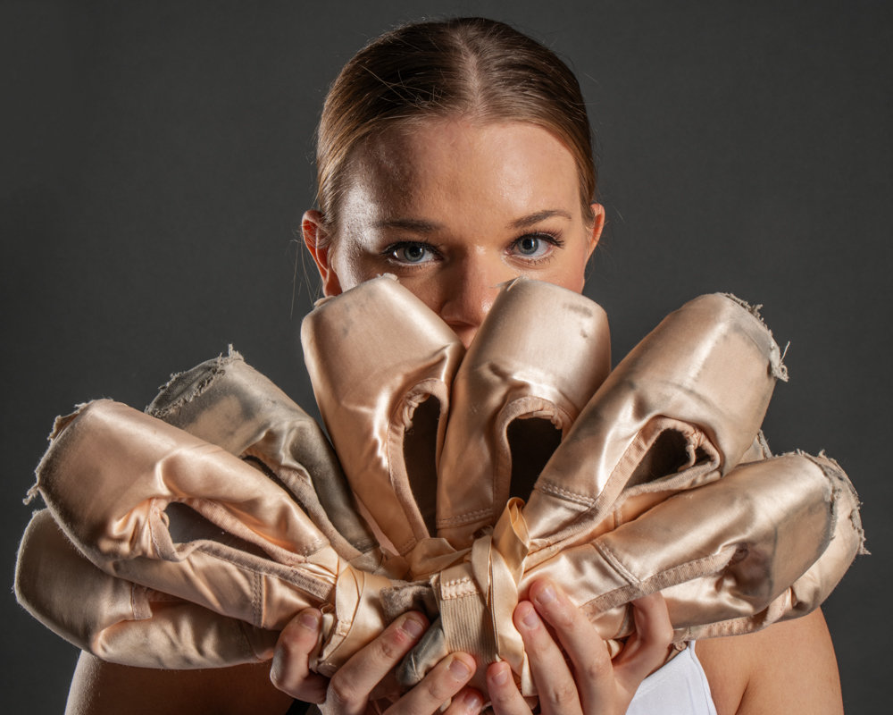 10 Ways to Personalize Your Senior Session - Pix Along The Way