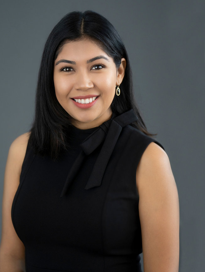 CORPORATE PORTRAITS/HEADSHOTS - Robin DeNoma