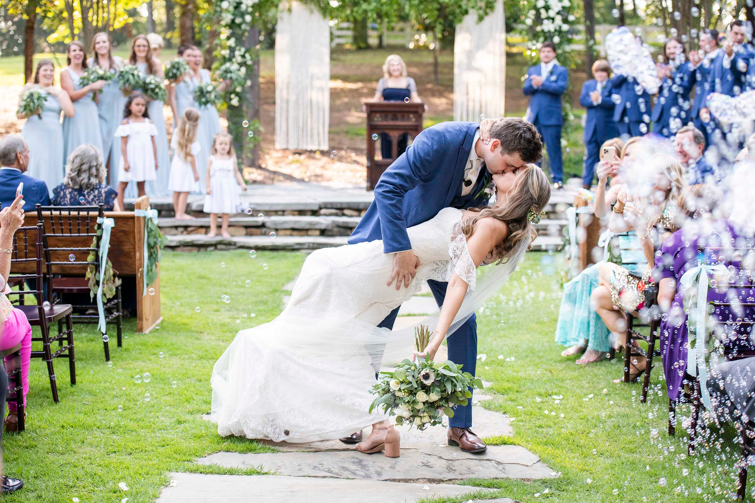 Laken & Andy I Barn at Shady Lane - Lynn Cummings Photography