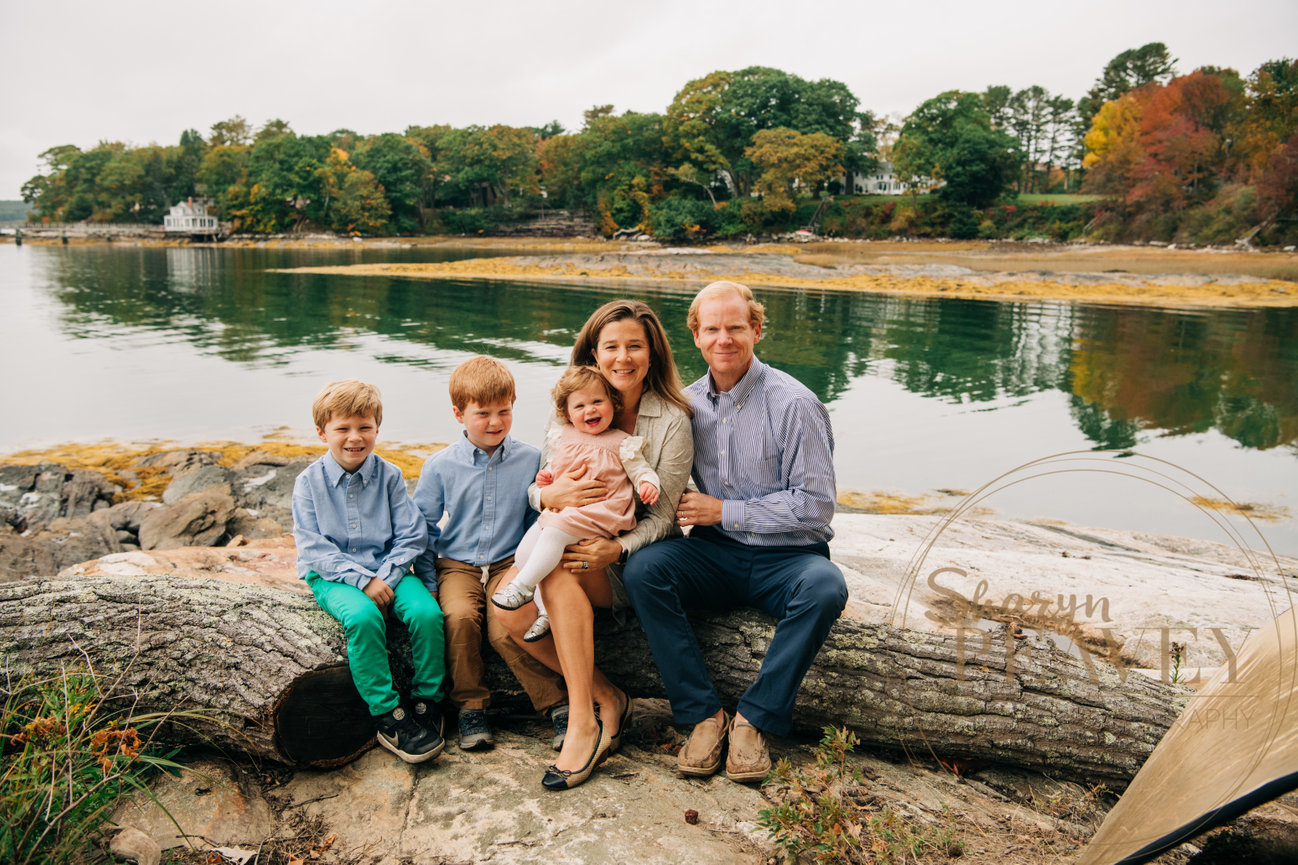 What To Wear: Fall Family Outfit Ideas - Sharyn Peavey Photography