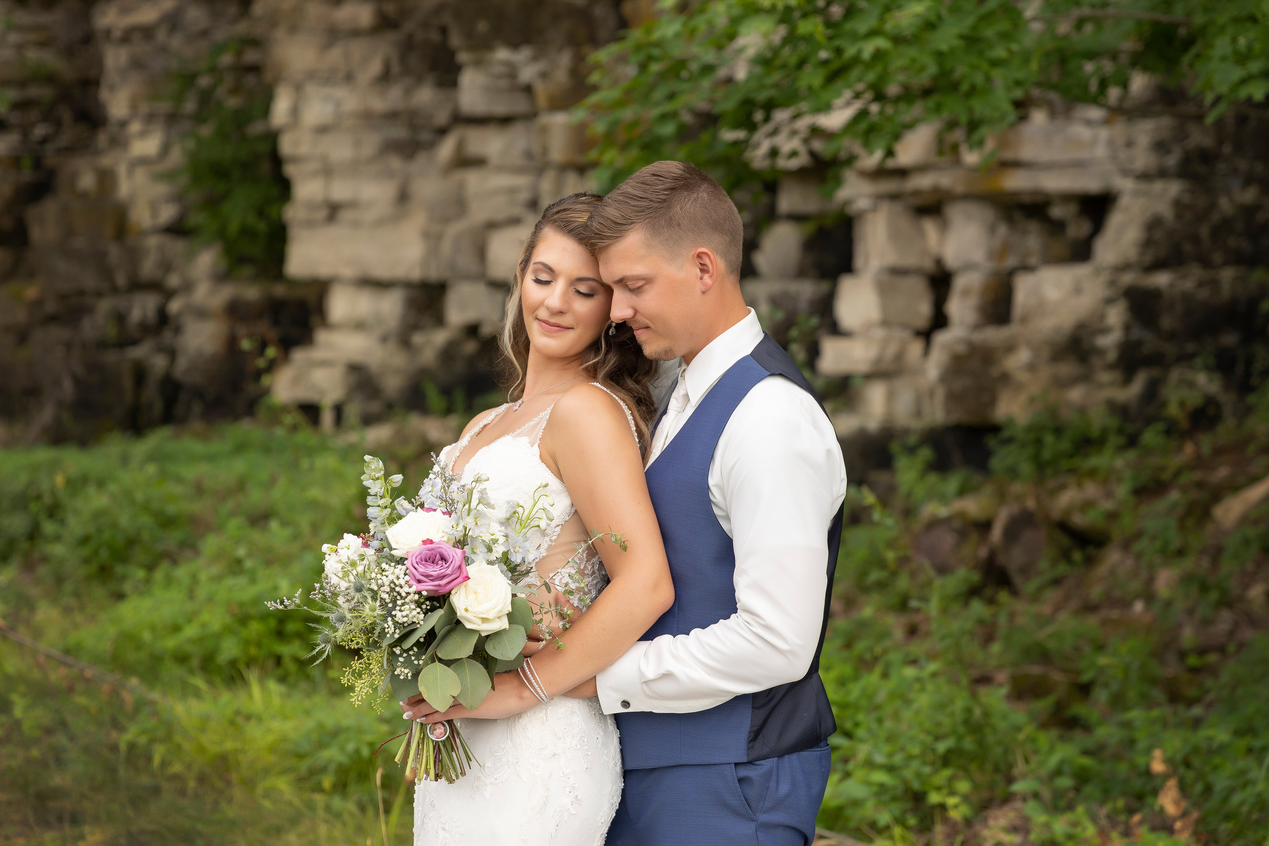 WEDDINGS - Moments to Memories Photography