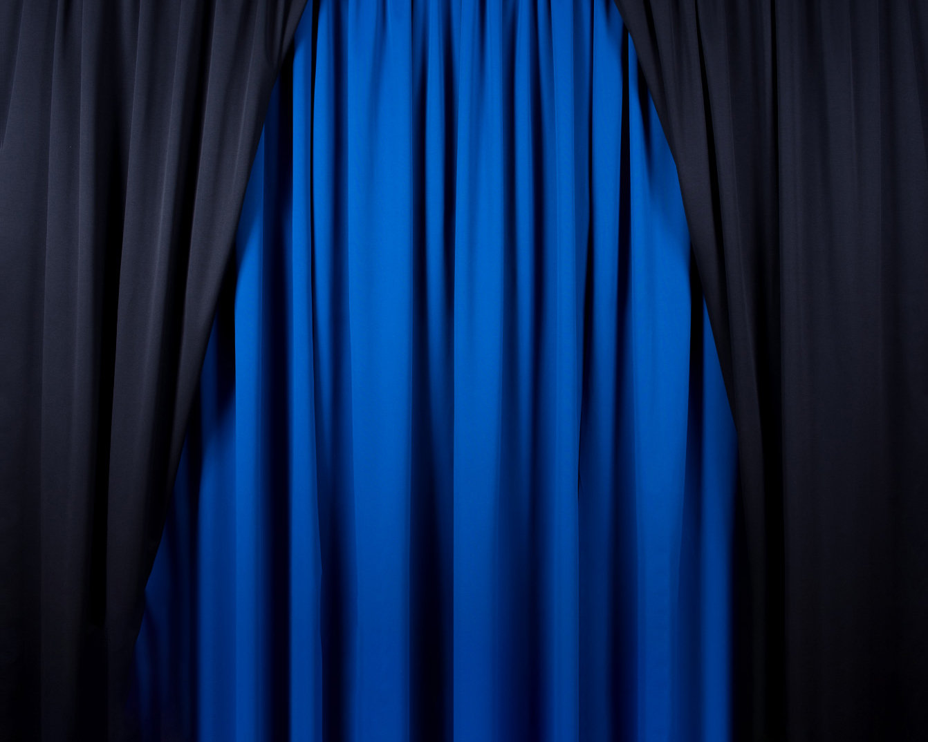 PREMIUM BACKDROP OPTIONS - Signature Photo Booth Rentals - Cincinnati ...