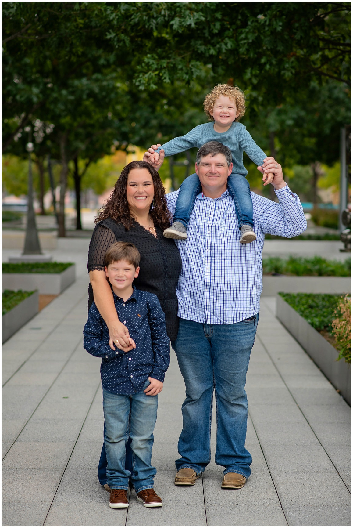 Capturing Timeless Moments: Family Portraits in Downtown Dallas-Dallas ...