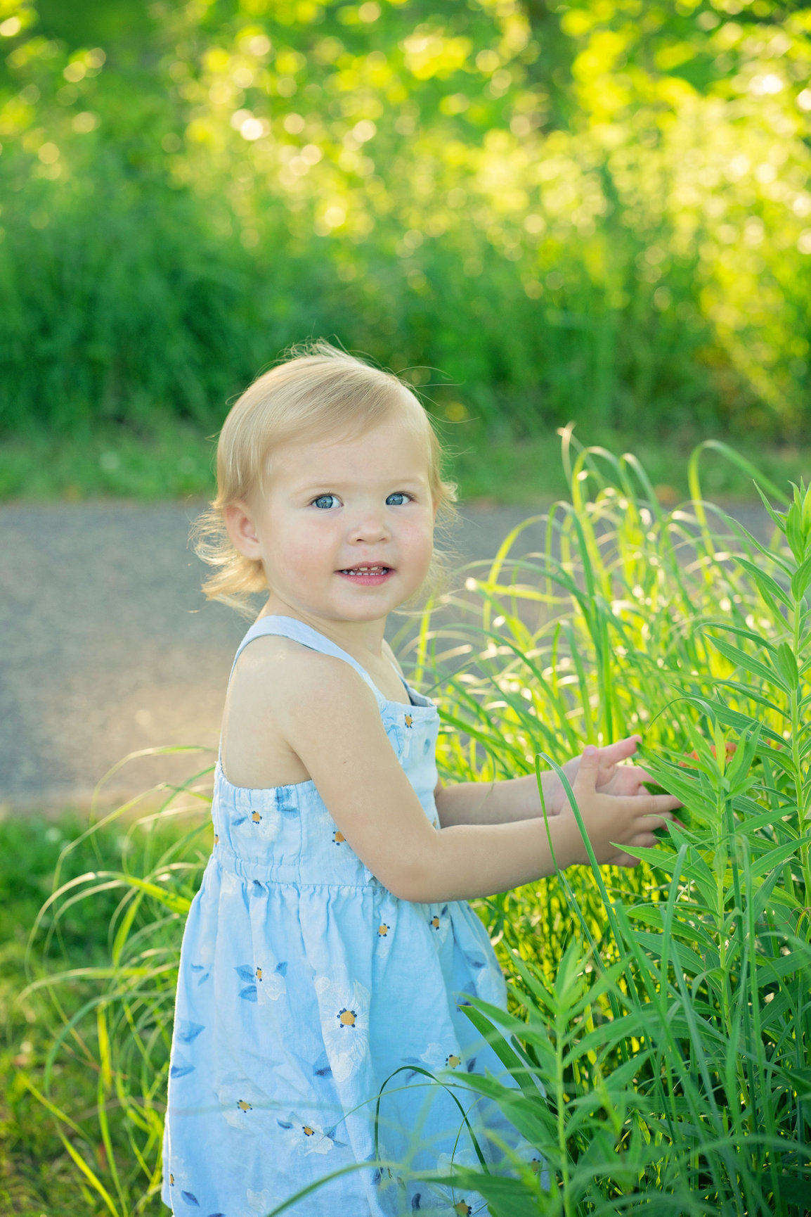 NOW BOOKING: 2022 Spring Mini Sessions - Blooming Portraits