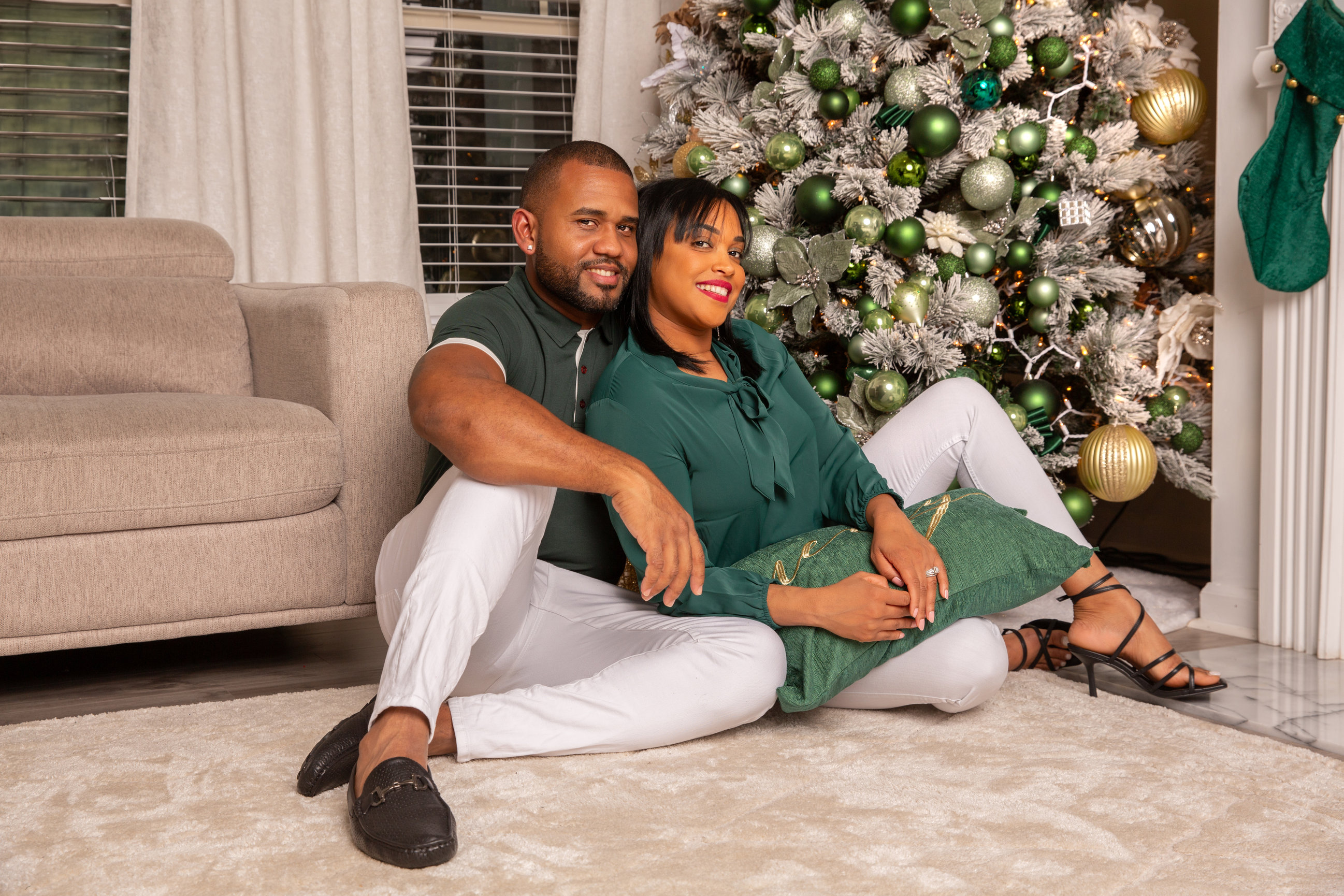 De Los Santos In-Home Christmas Session - Yata Photography