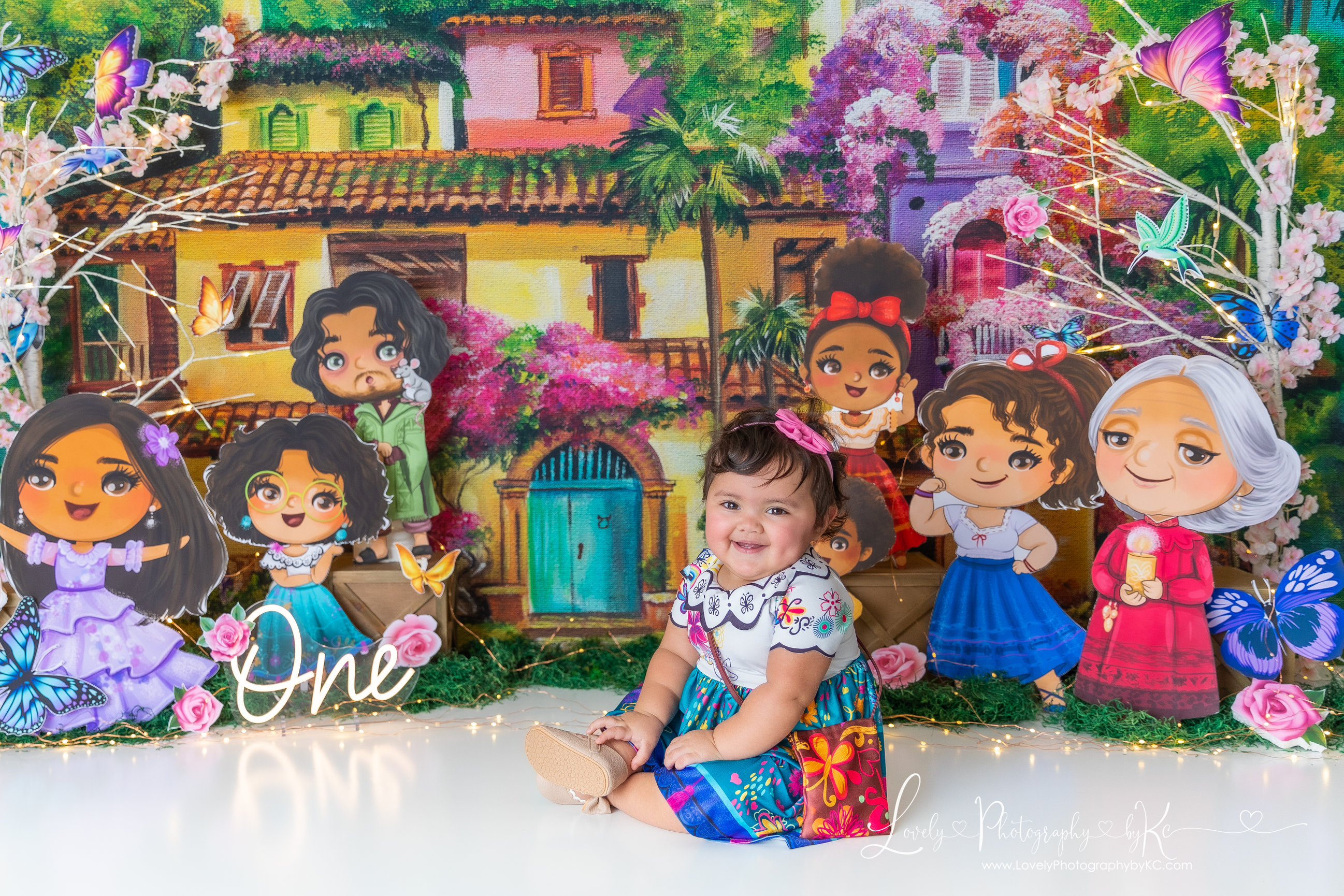 Encanto - Children Cake Smash - Family & Children Tacoma Portrait ...