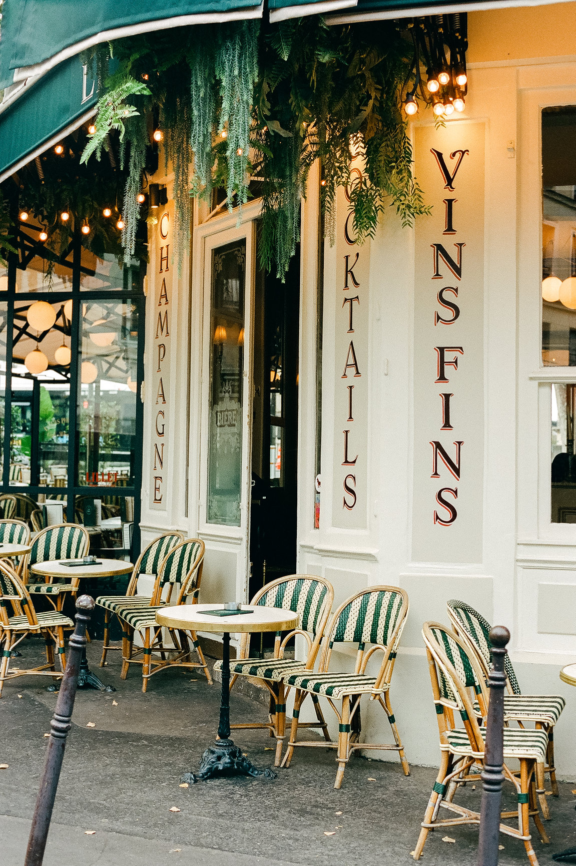 The Marais Paris Cafe - Lissa Watson Photography