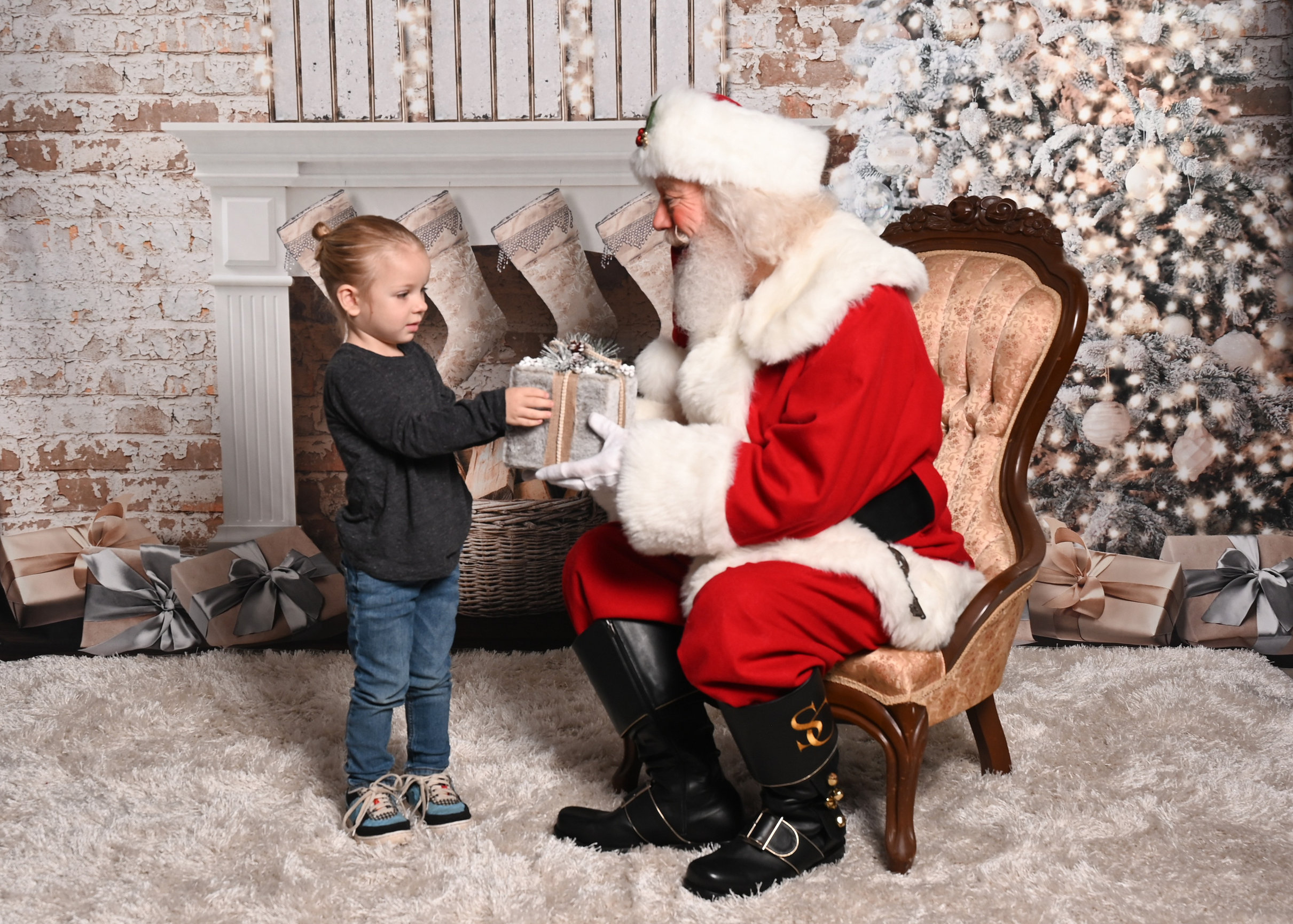 Preparing Your Child For Their Visit With Santa - Lifesong Photography