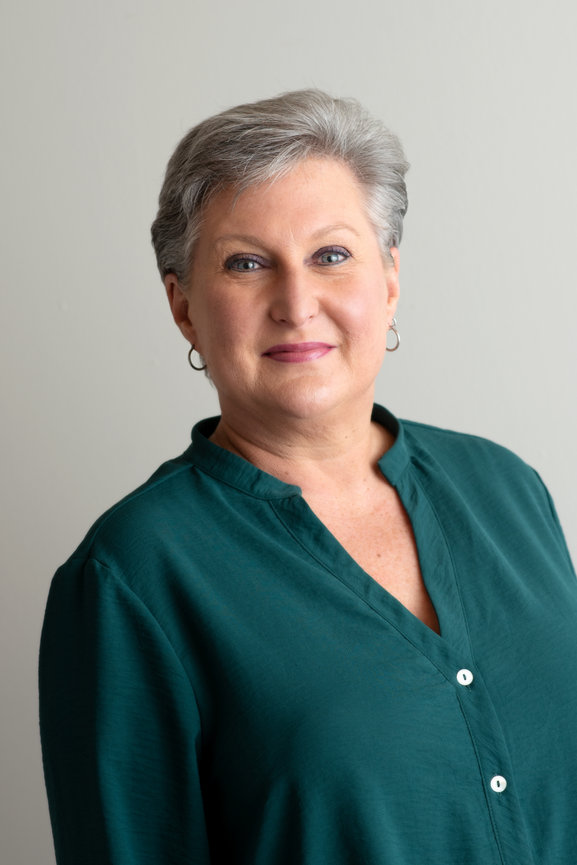 Professional Head Shots - Jackie Romine Photography Inc.