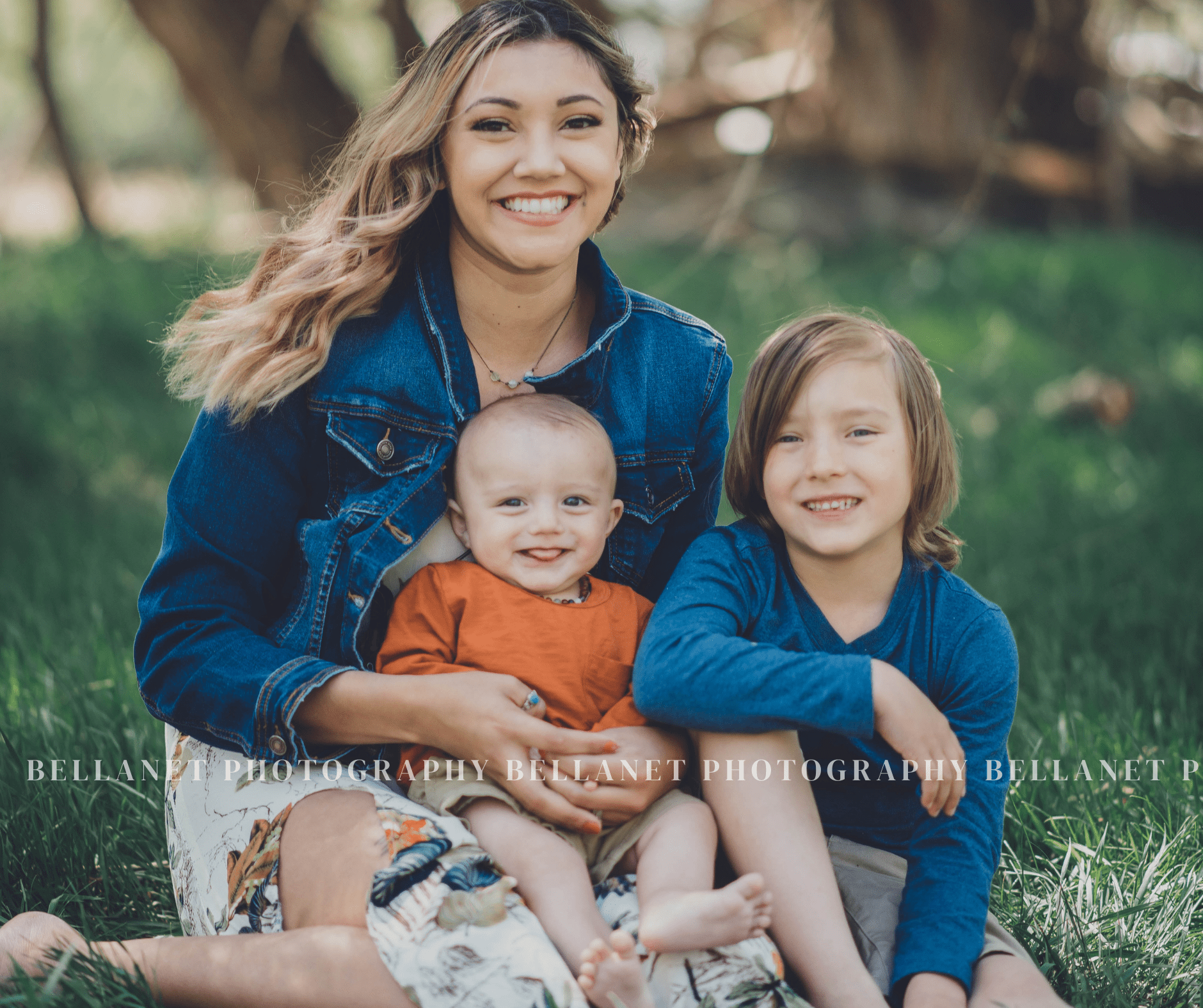 What colors to wear for Spring family photos